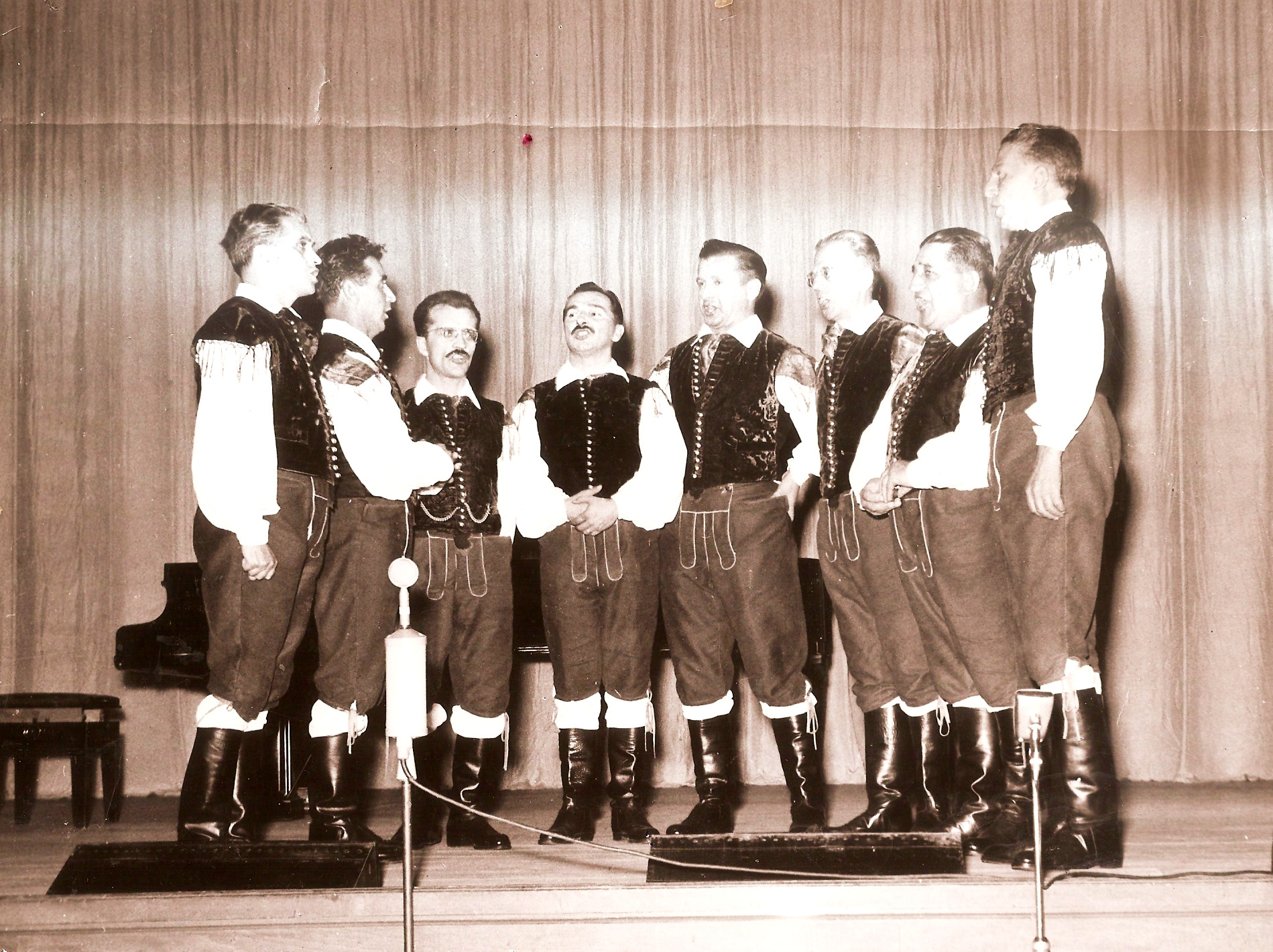 Ustanovitev Slovenskega okteta – Kovček